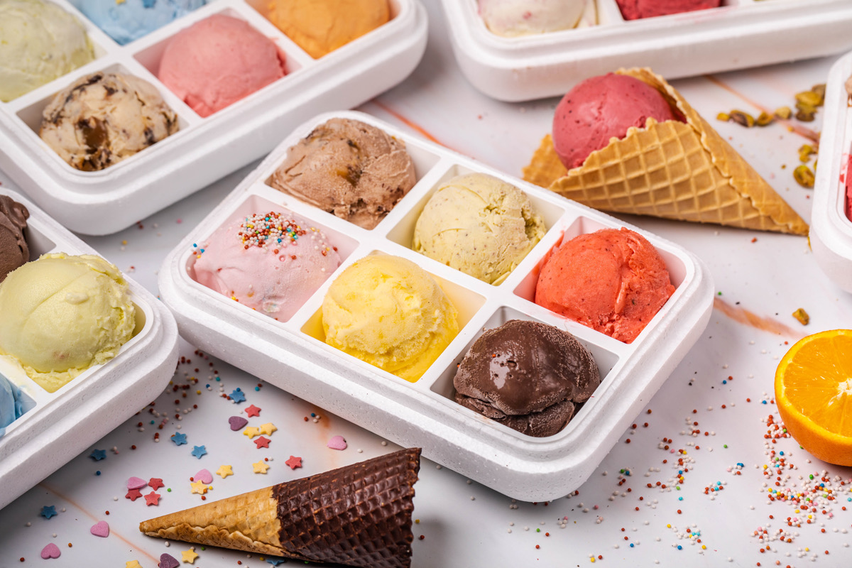 Apie mus - Valentino ledai